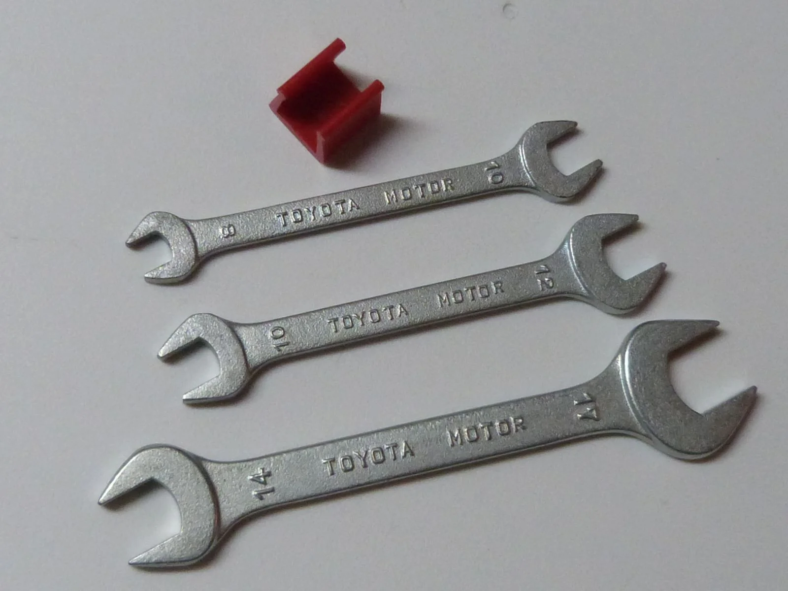 Red clip - 3 plain wrenches | IH8MUD.com Forum | Toyota, Lexus & Off ...